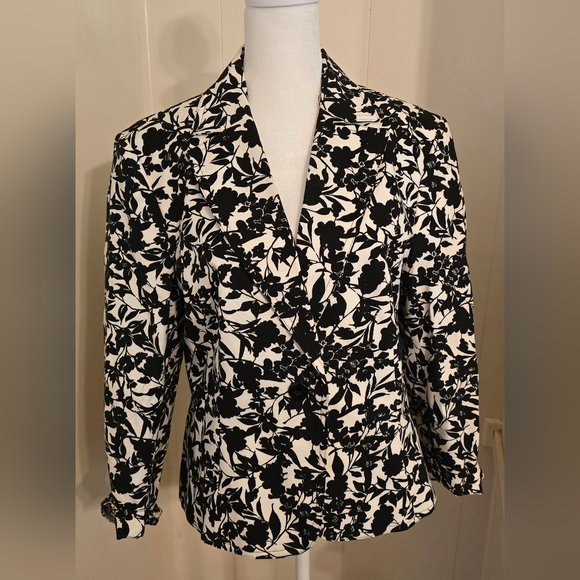 Apostrophe | Jackets & Coats | Apostrophe Black And White Floral Blazer ...